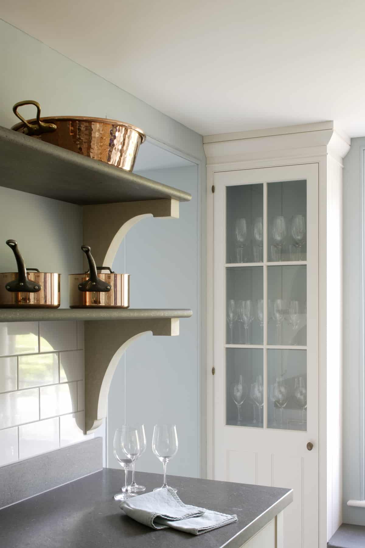 Beautiful Edwardian Style Kitchen by Artichoke