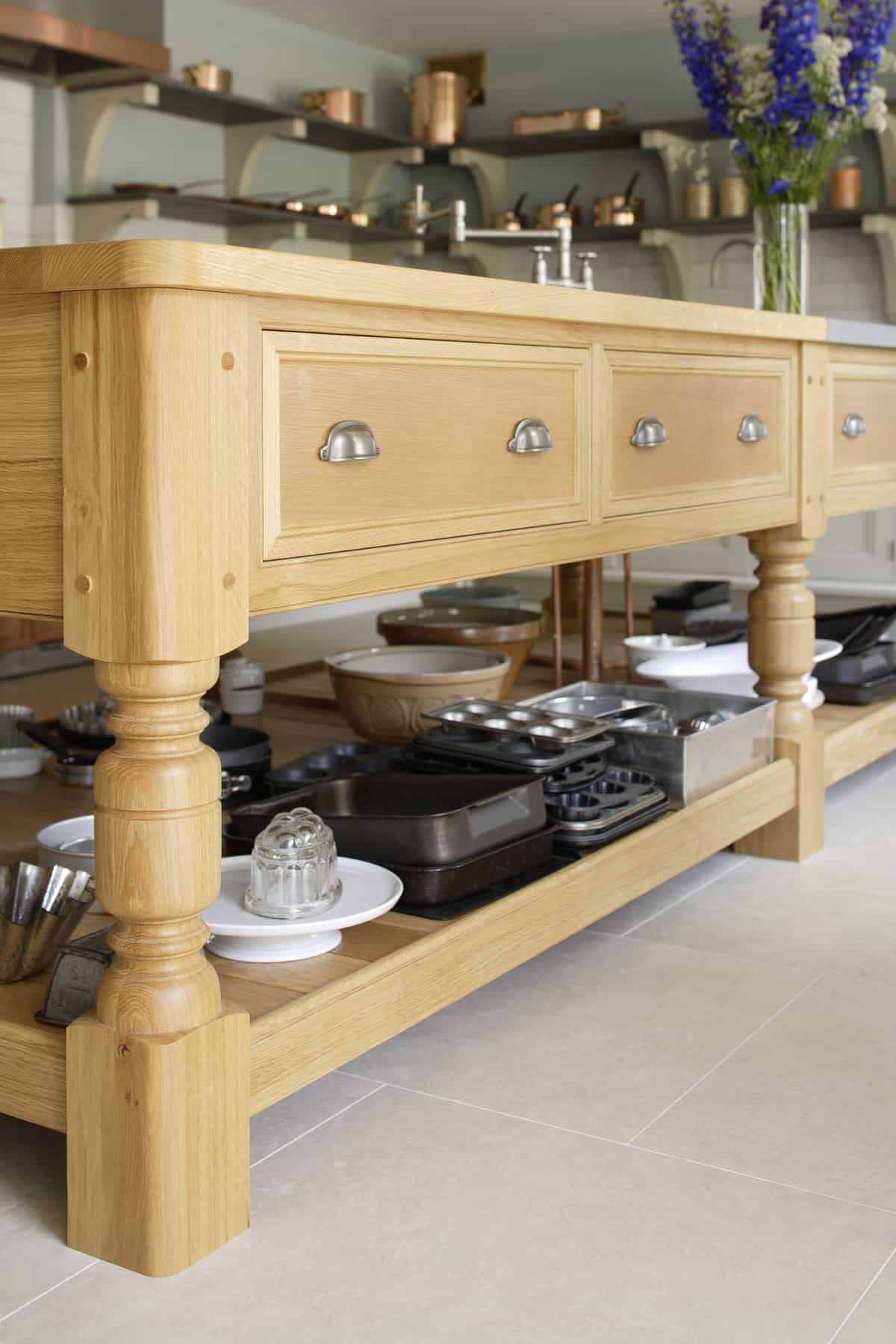 Beautiful Edwardian Style Kitchen by Artichoke
